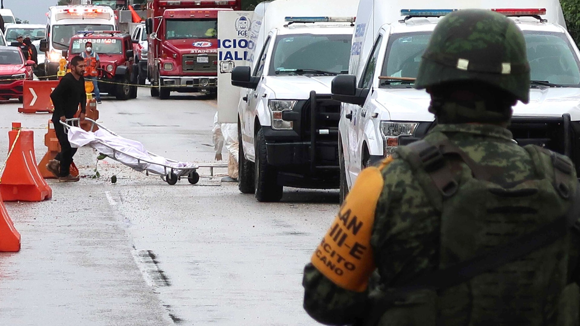 Al Menos 11 Muertos Y Decenas De Heridos Al Volcar Un Autobús En El Sur