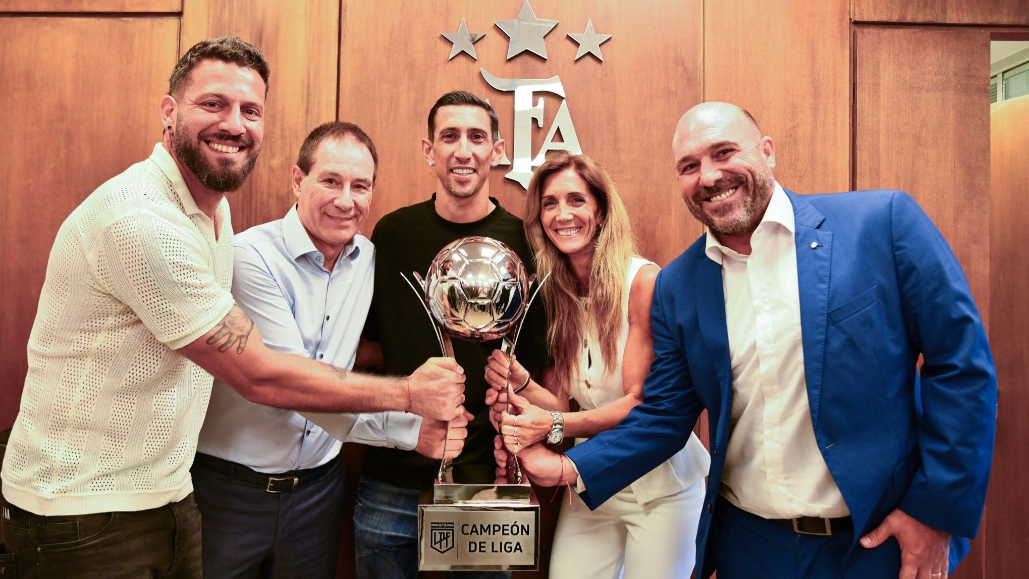 Rosario Central y Di María se llevan el nuevo título creado por la AFA