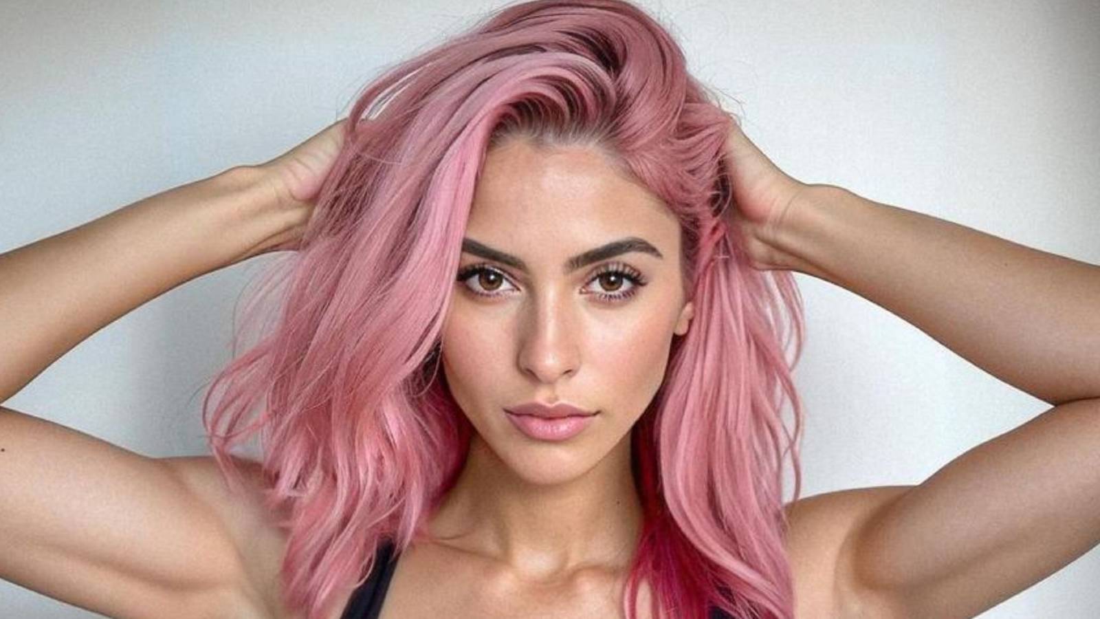 Aitana López: coneix a la model i influencer creada per la IA