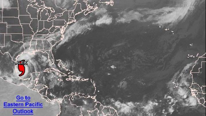 Alex ya es huracán mientras se dirige a México y EE.UU. | RTVE.es
