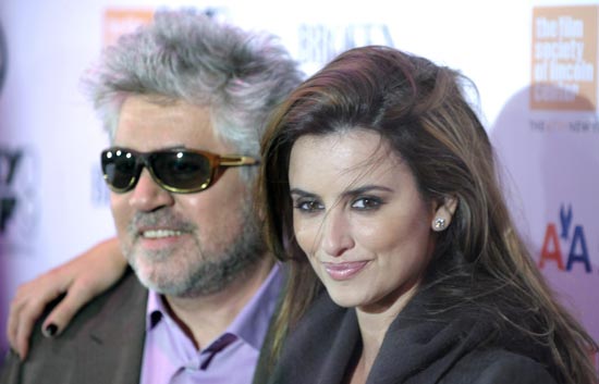 Almodóvar asiste a los ensayos en Broadway de 'Mujeres al borde de un ...
