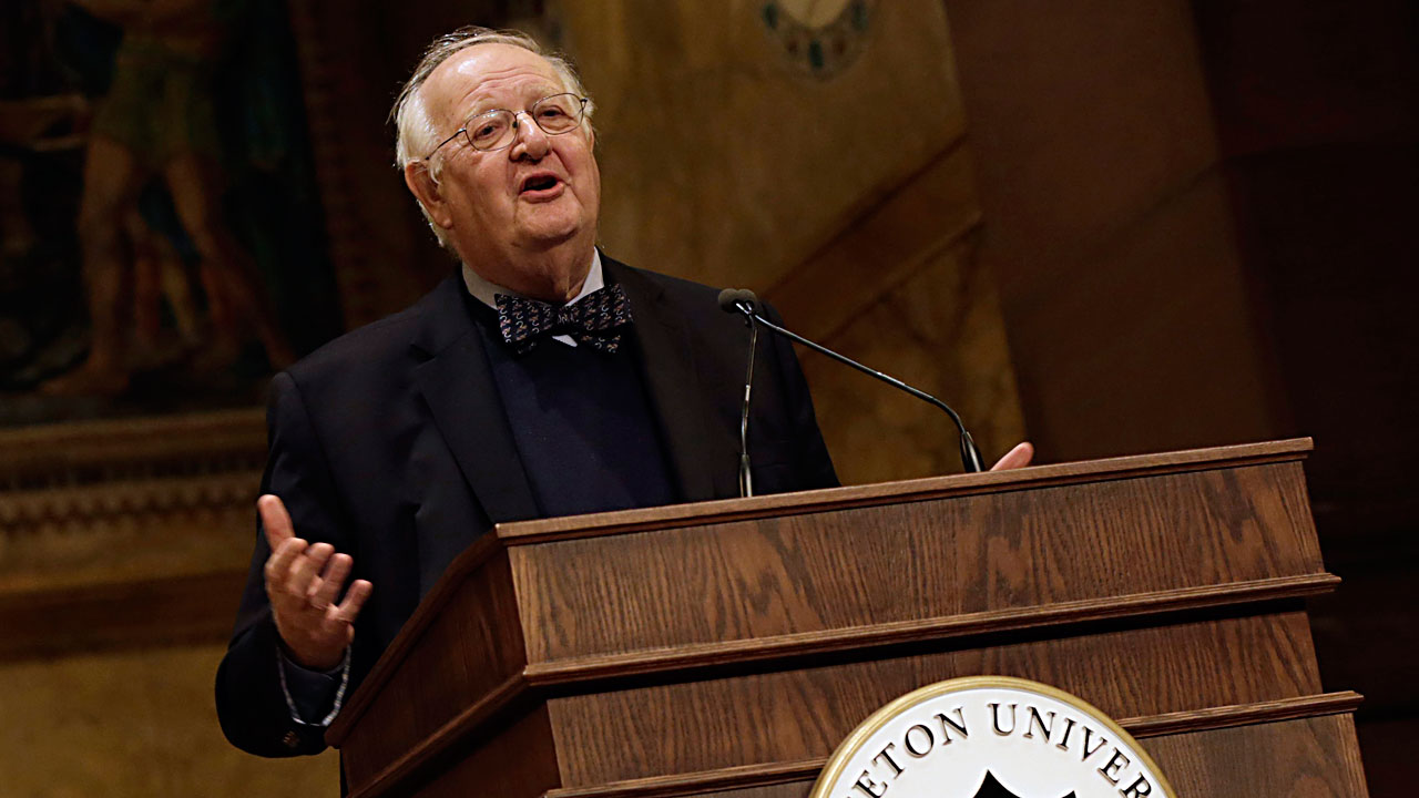 El escocés Angus Deaton gana el Nobel de Economía 2015 | RTVE
