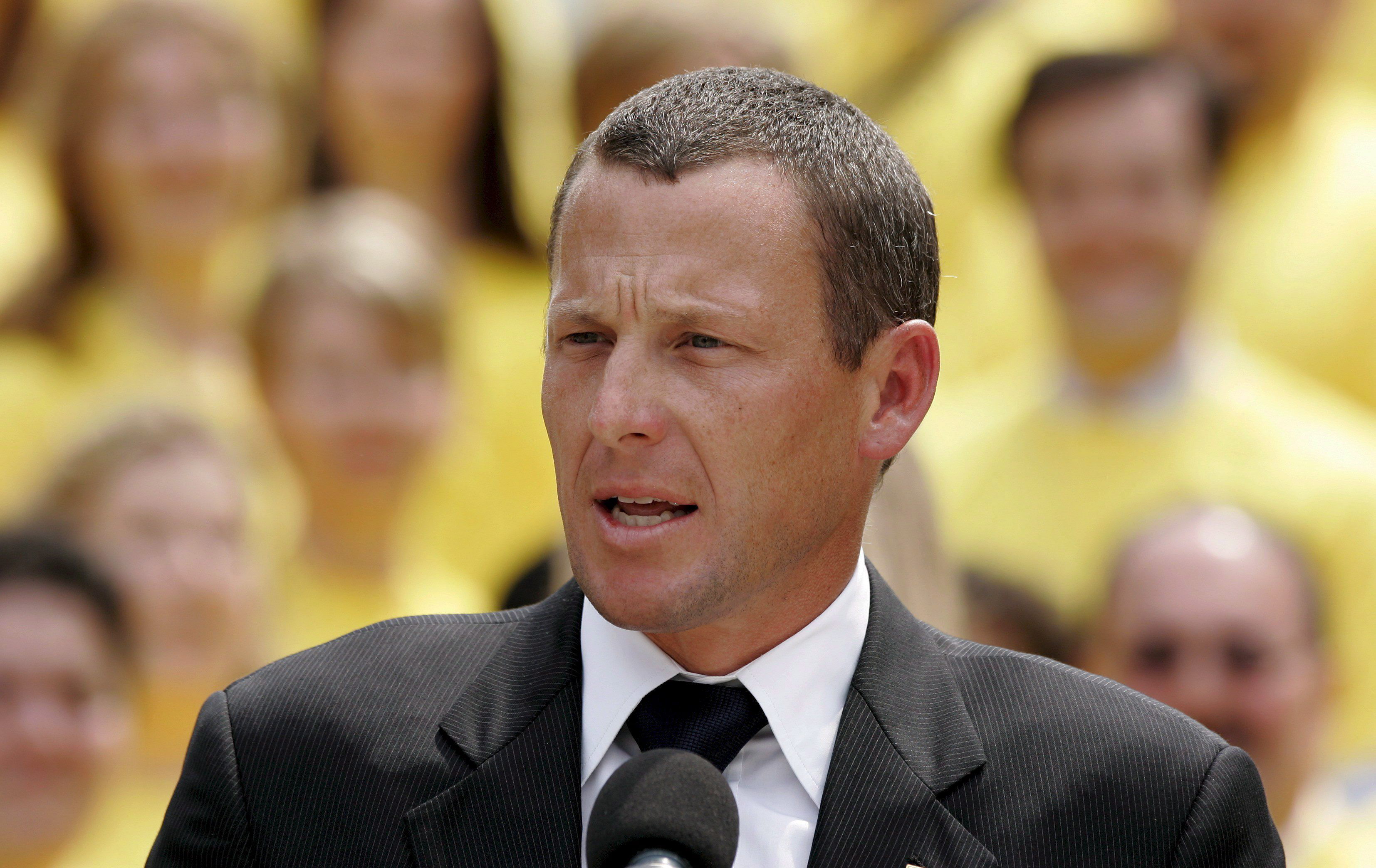 Armstrong anuncia su regreso