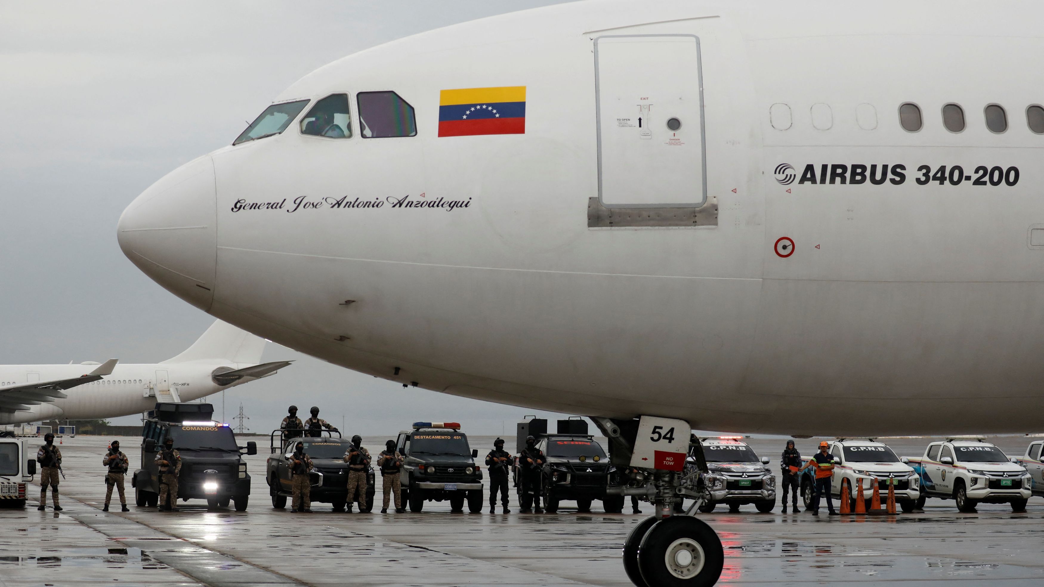 Aterriza en Venezuela un avión con 174 deportados por EE.UU.
