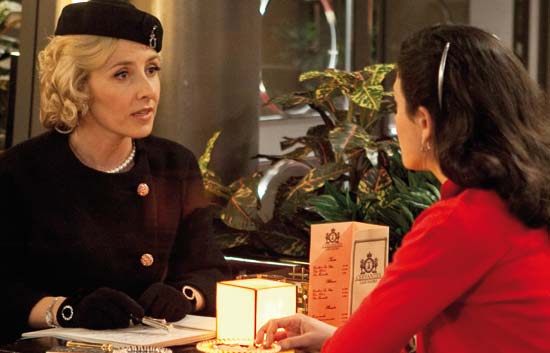 Avance del capítulo 139: Estela echa a Rosa de la compañía