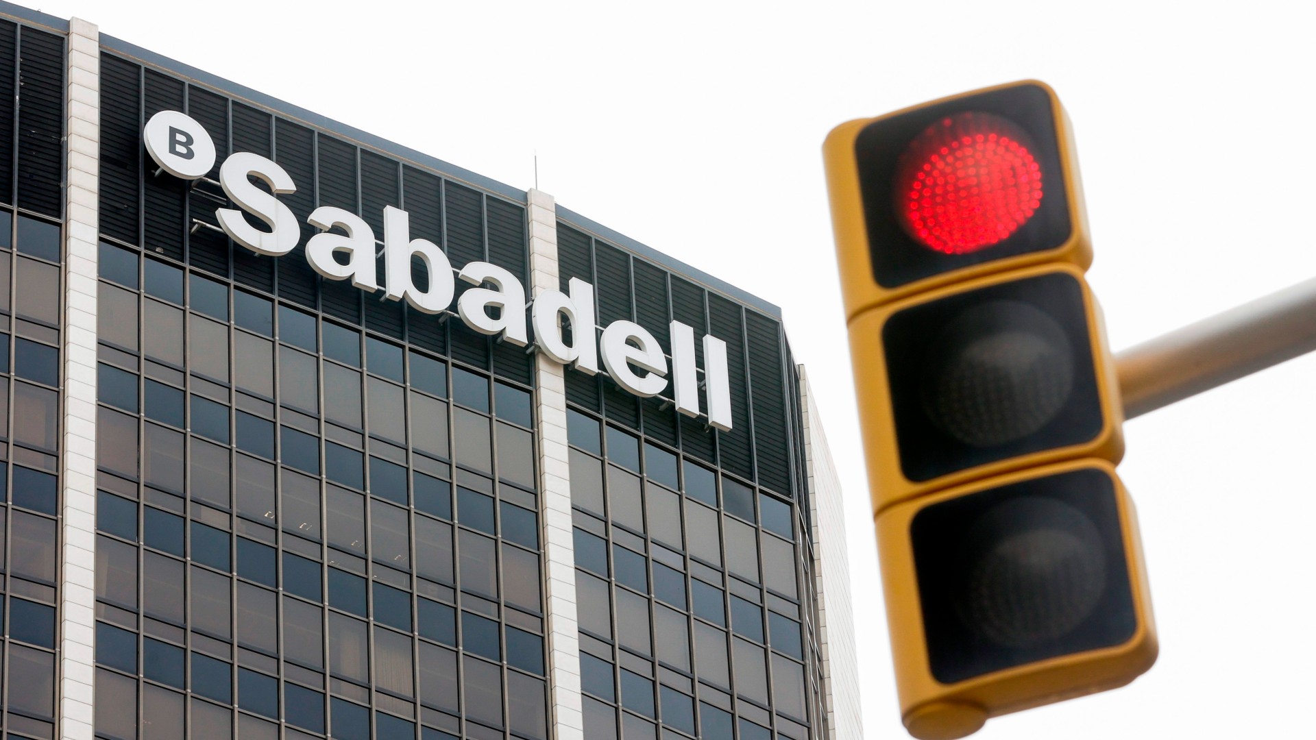 Sabadell despedirá a 1.900 empleados en España