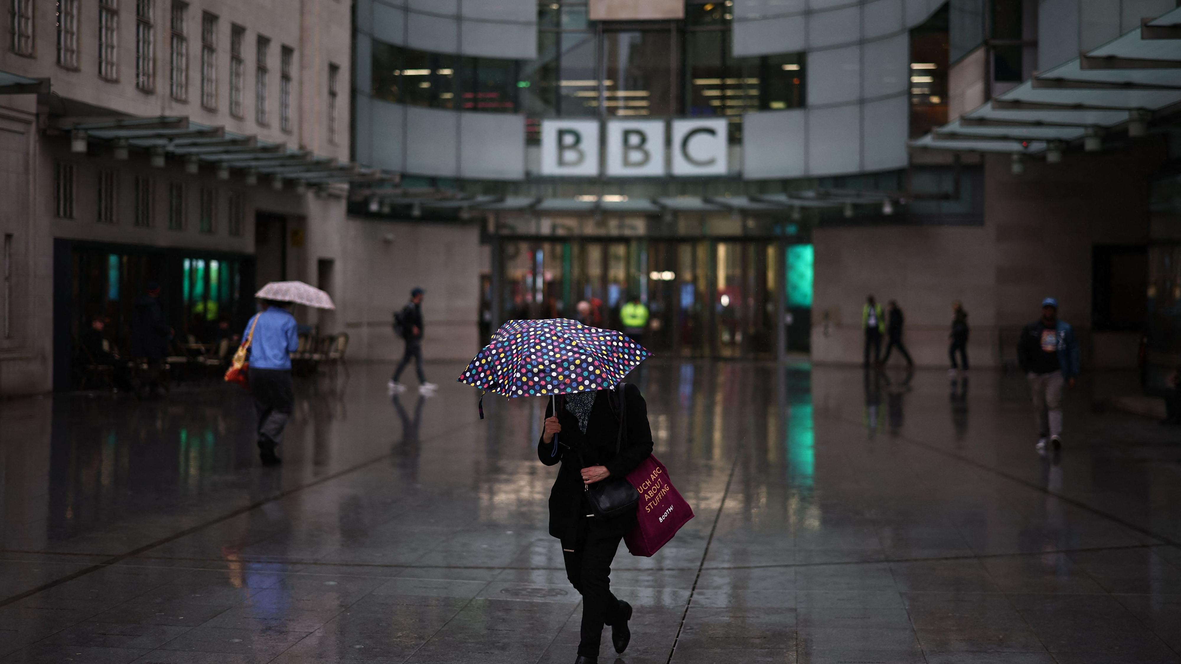 La BBC pide perdón a Trump por la edición de su vídeo