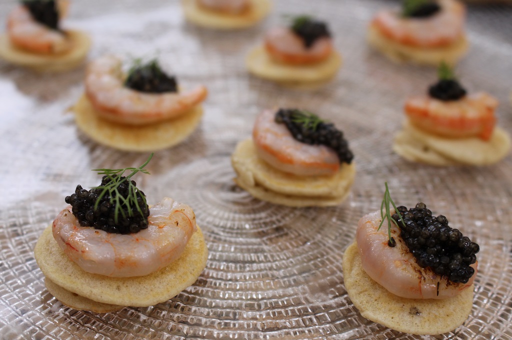 Receta de blinis con gambas al ajillo y caviar | RTVE.es