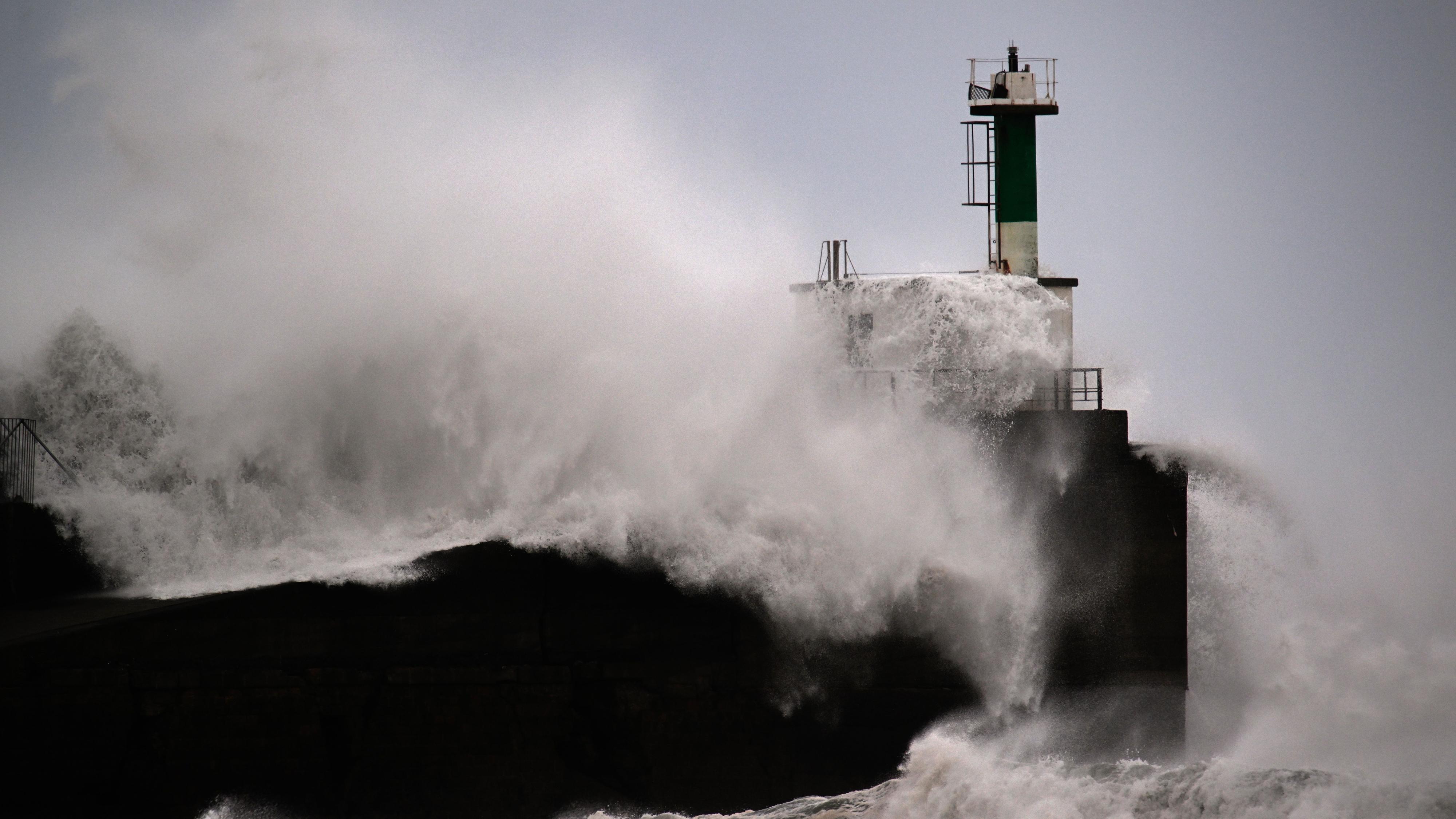 La borrasca Joseph azota España: trenes suspendidos y carreteras cortadas