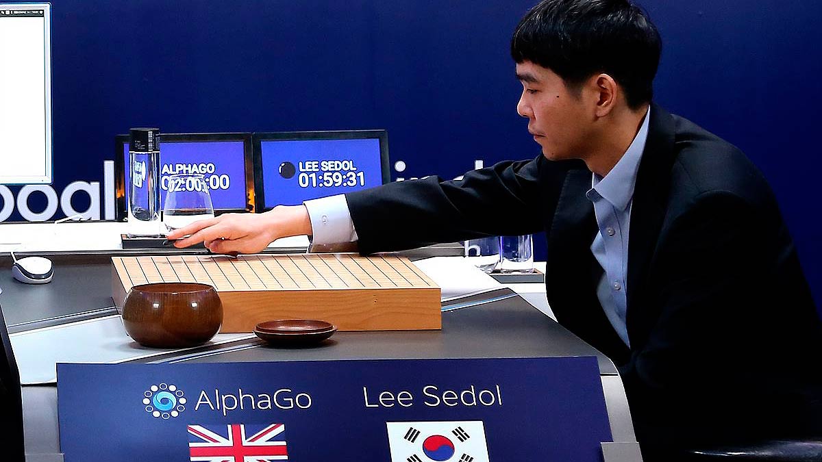 El campeón mundial de 'go' logra su primera victoria | RTVE.es