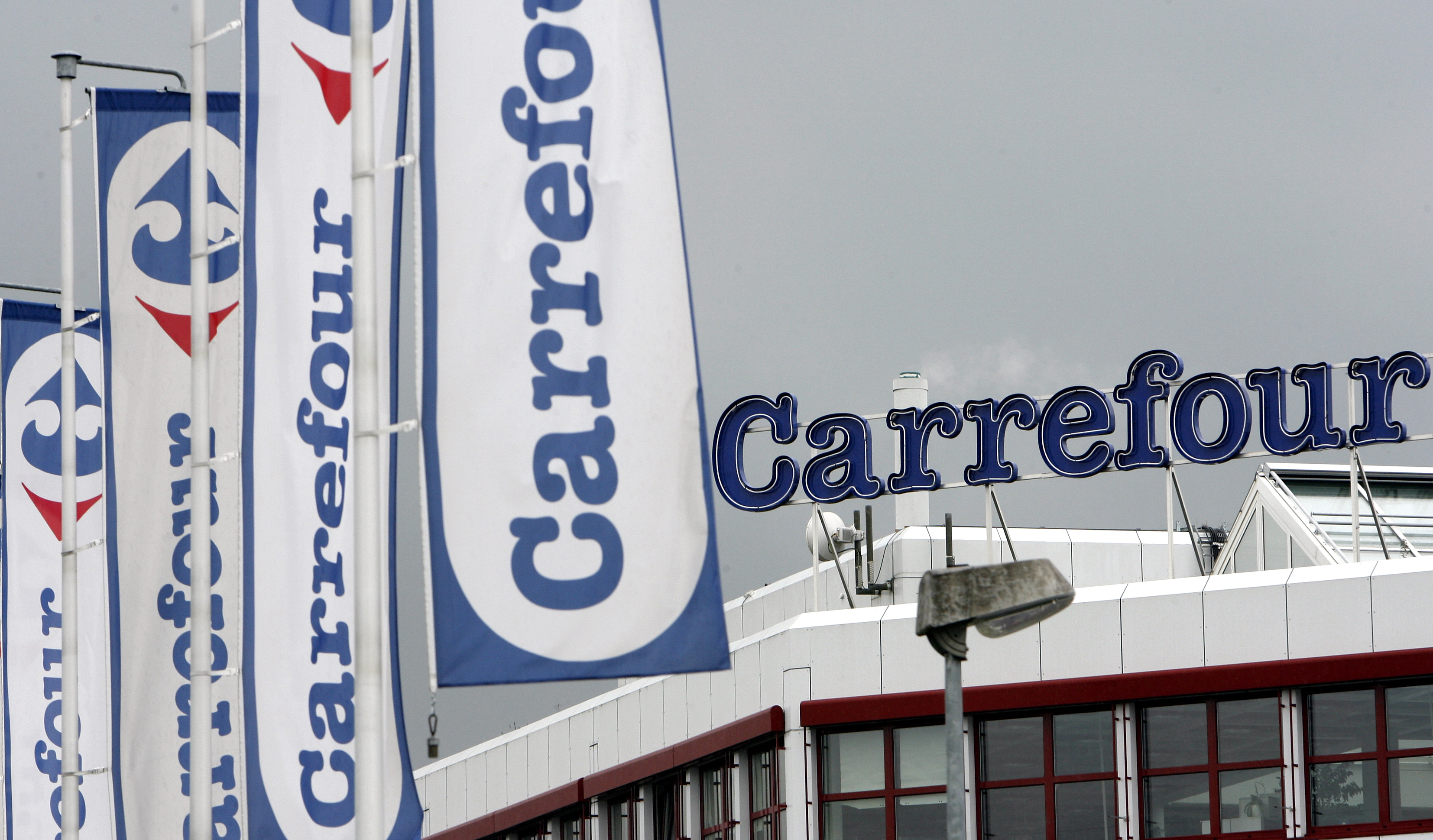 Carrefour gana un 11,3% más y saca a Bolsa su filial | RTVE.es