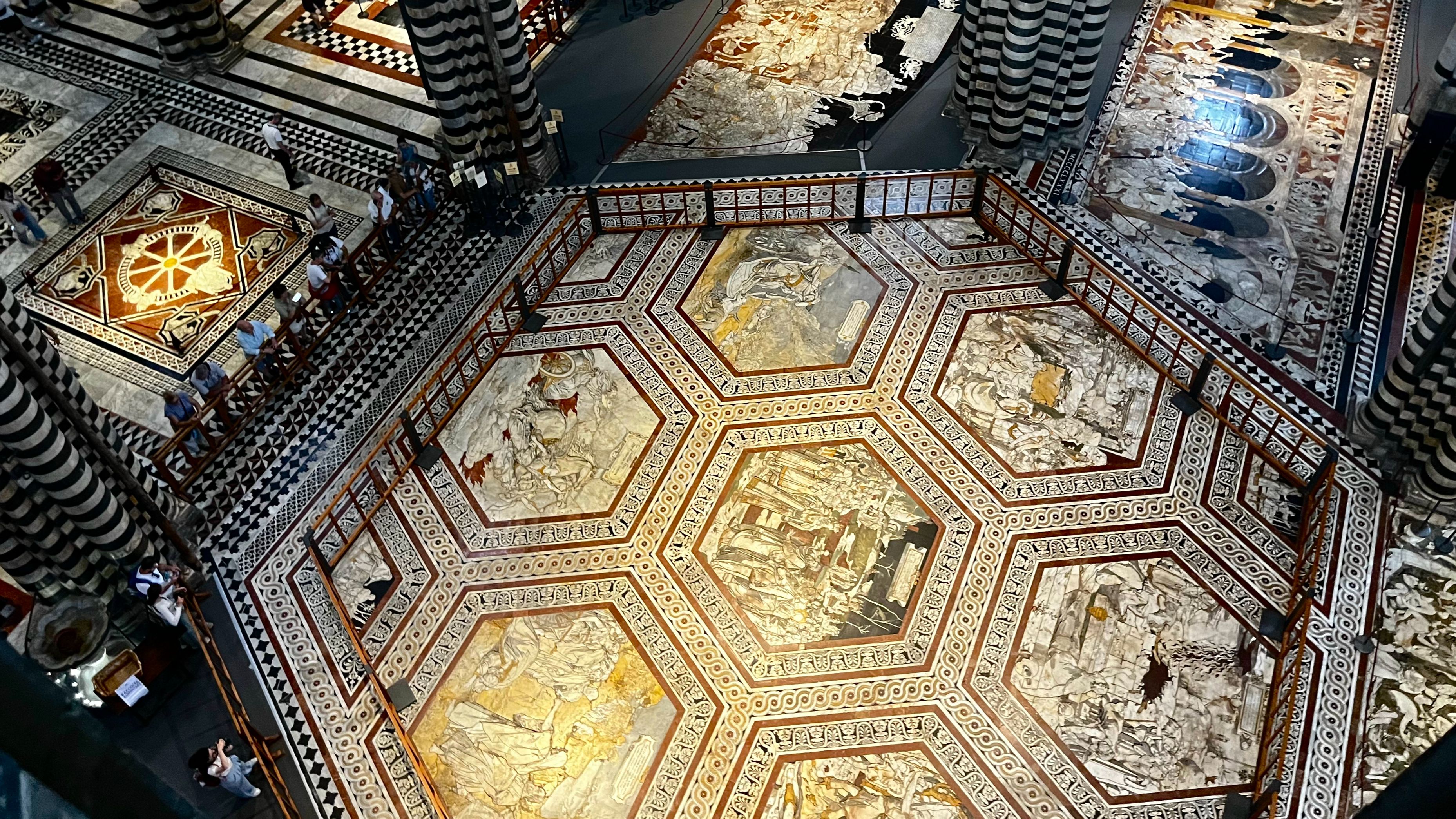 La catedral de Siena destapa su pavimento