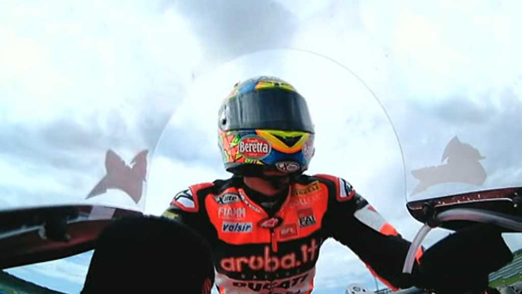 Chaz Davis gana la primera carrera en Lausitzring