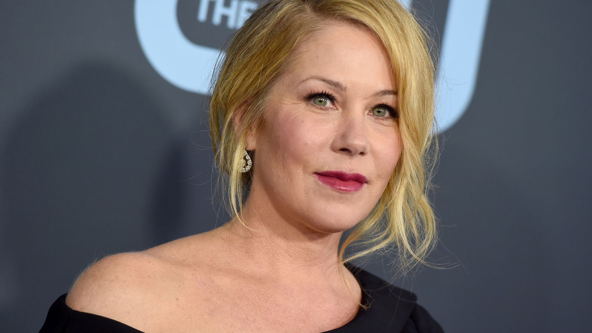 Christina Applegate anuncia que padece esclerosis múltiple