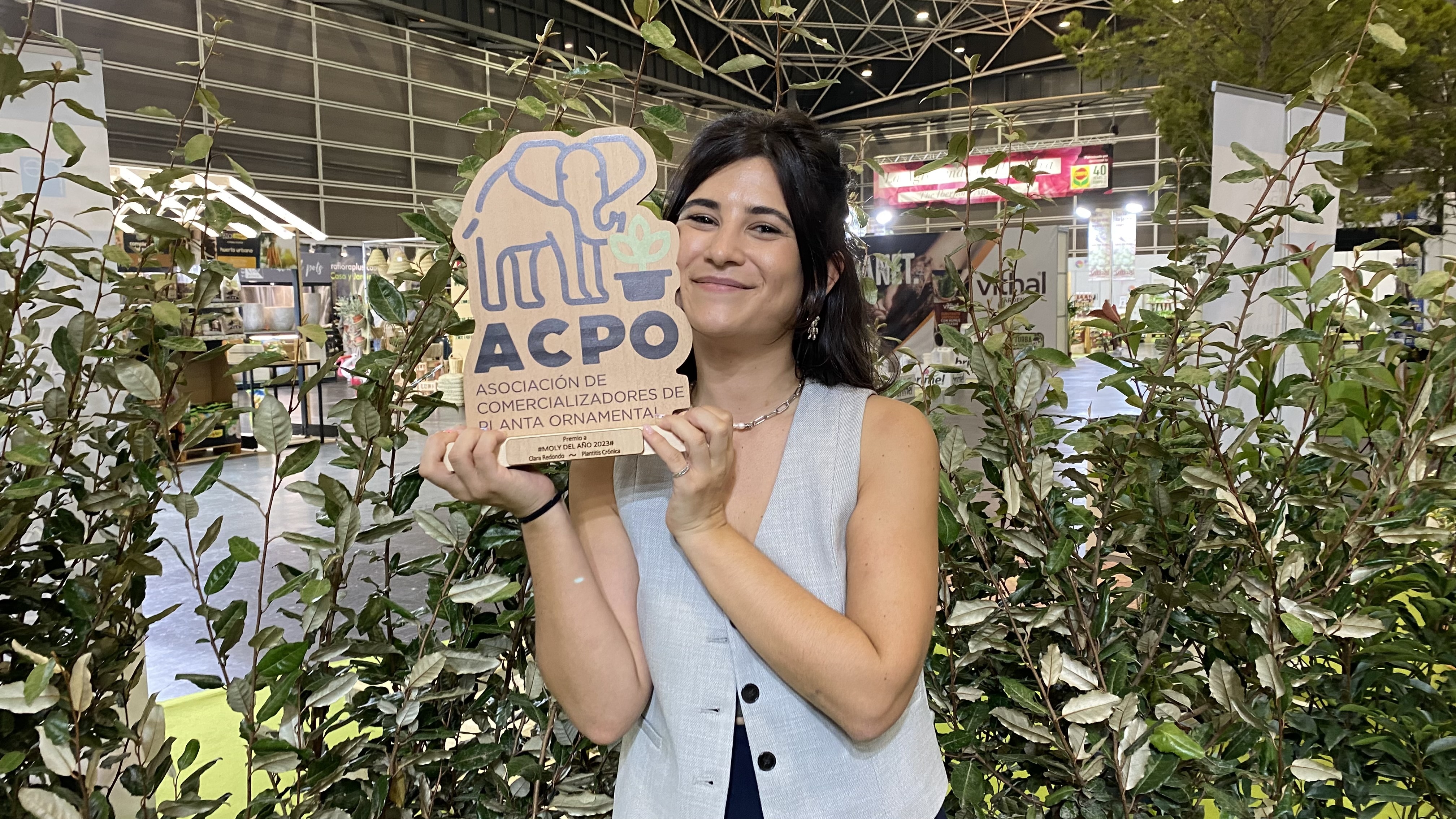 Clara Redondo, @plantitiscrónica, primera "Moly de l'Any"
