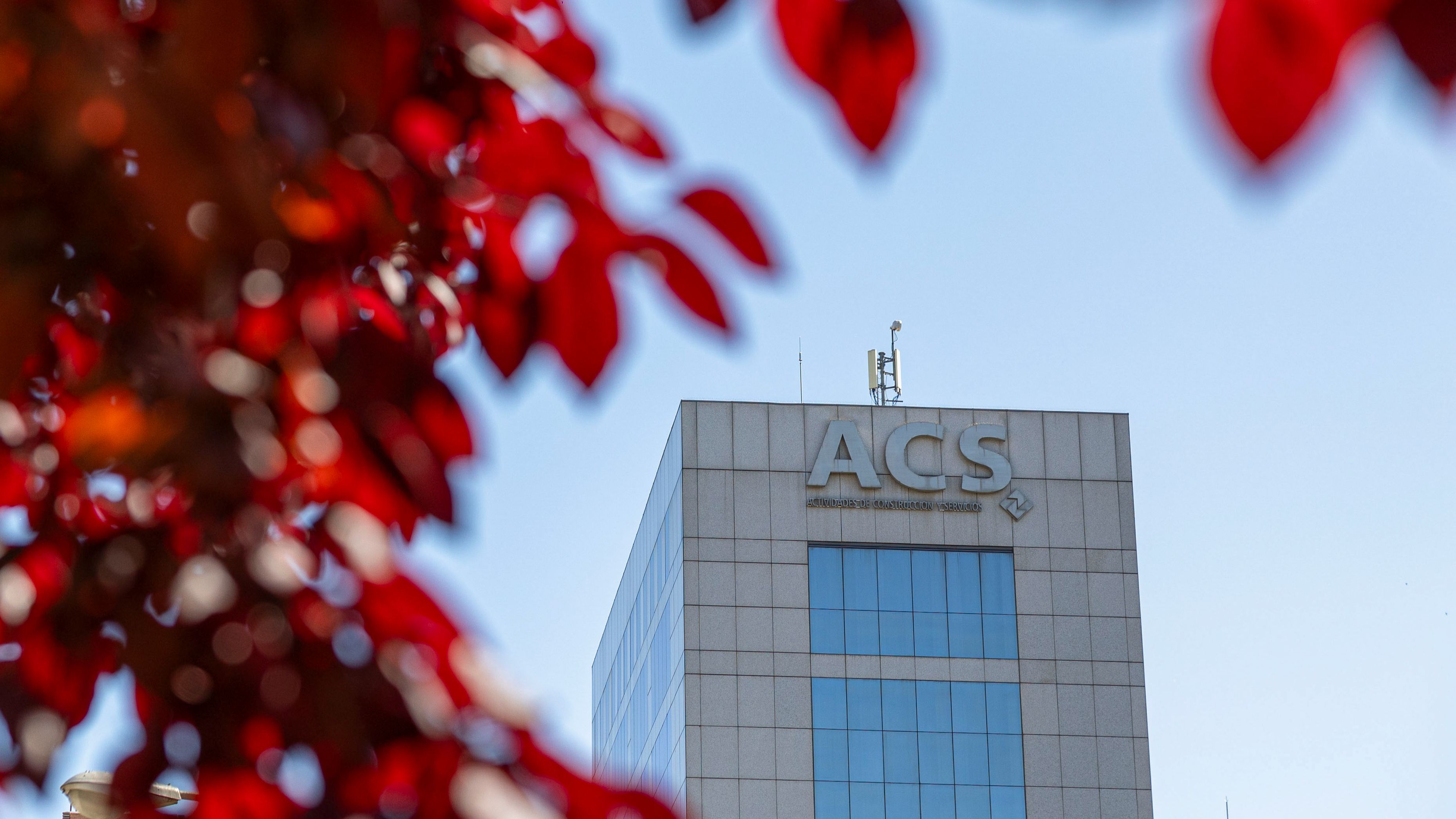 Criteria compra el 9,4% de la constructora ACS por 983 millones