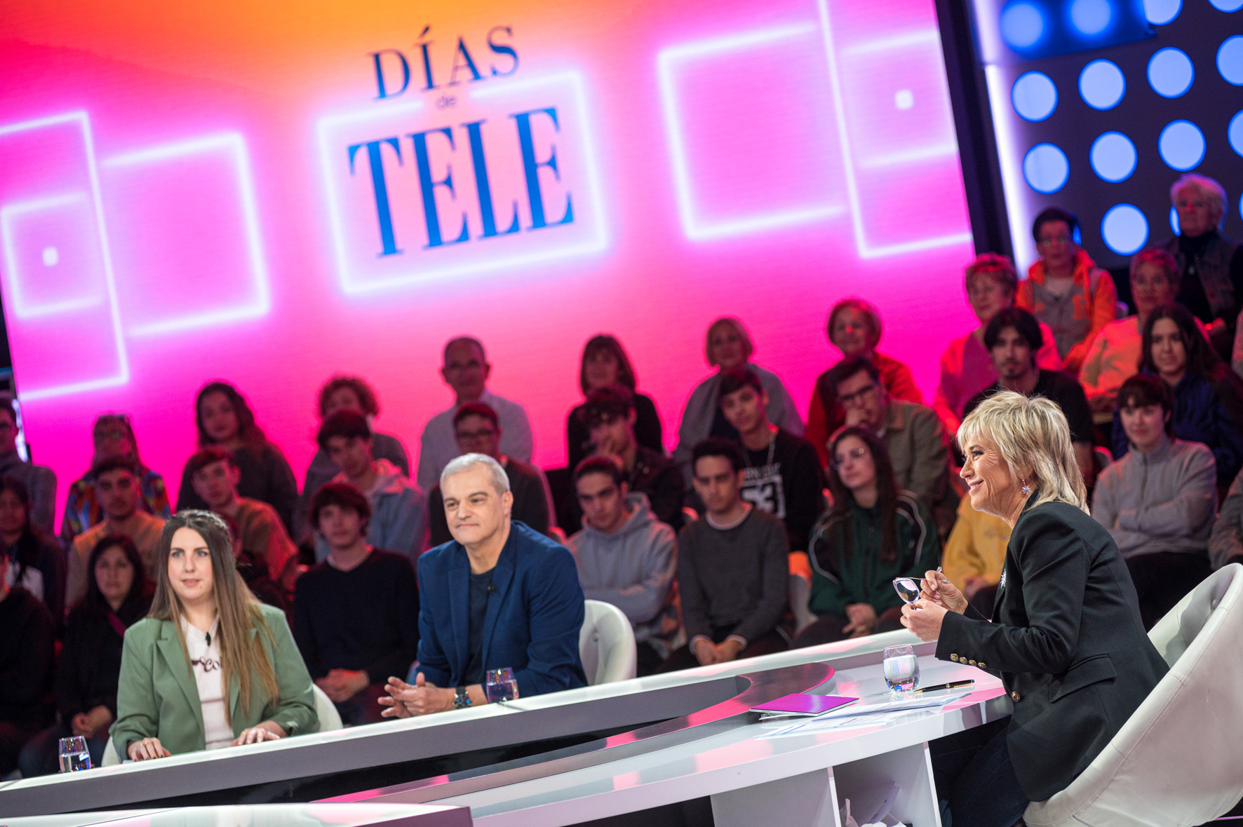 'Días de tele': el día que vimos la tele en familia