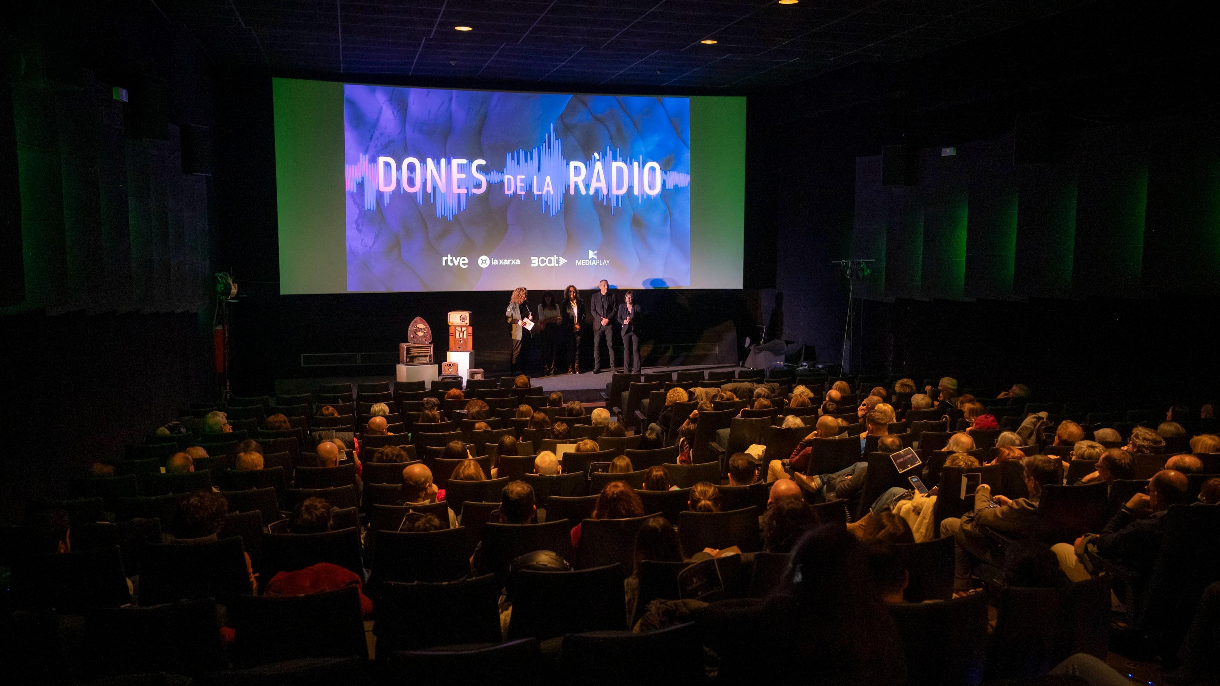 RTVE Catalunya presenta el documental 'Dones de la ràdio'