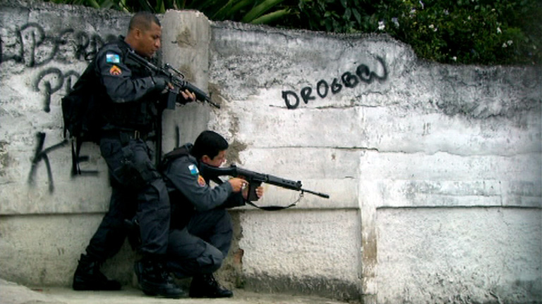 'Documentos TV'. "Bailando con el diablo"