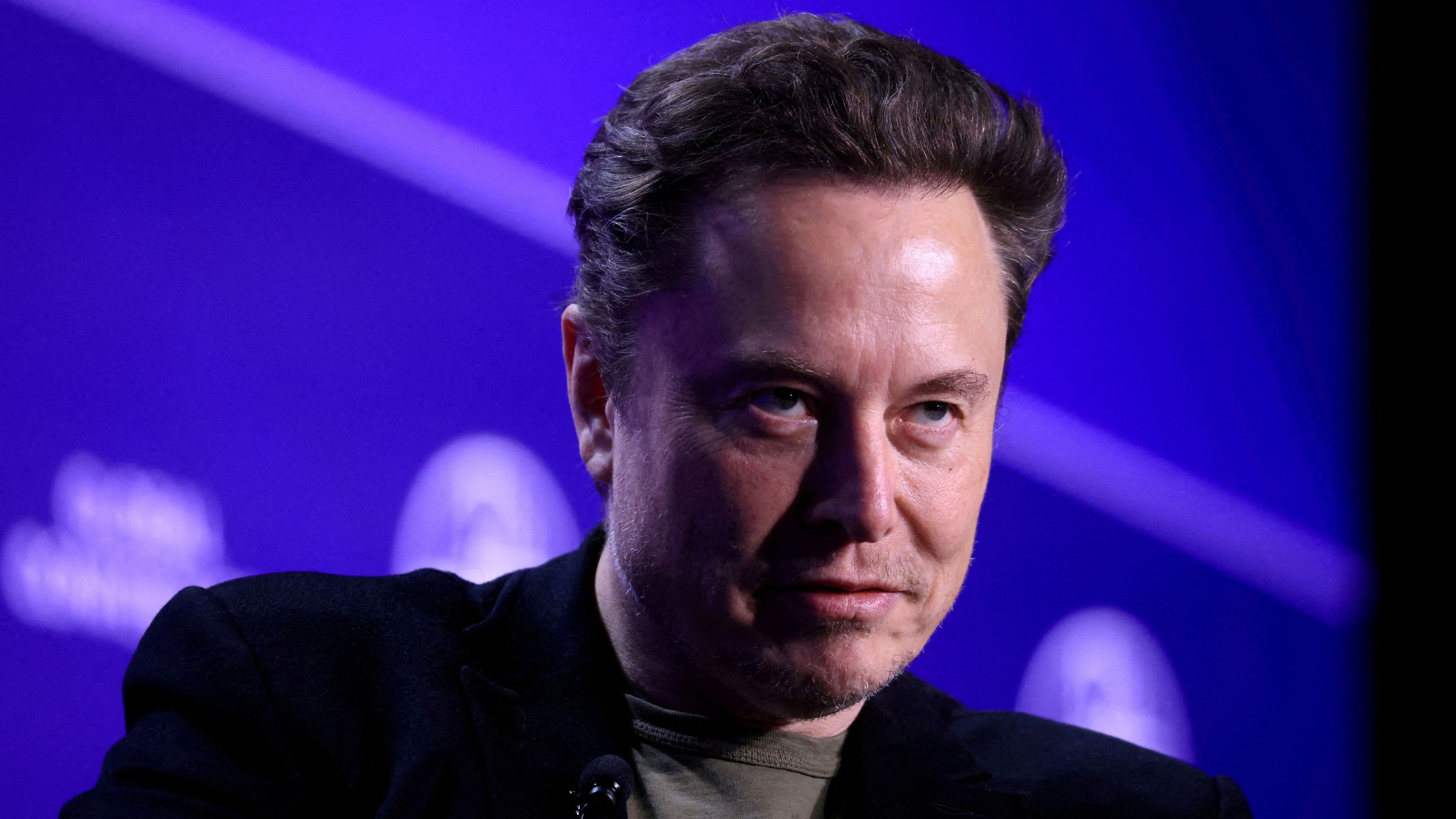 Elon Musk le declara la guerra a Apple y OpenAI Elon Musk le declara la guerra a Apple y OpenAI