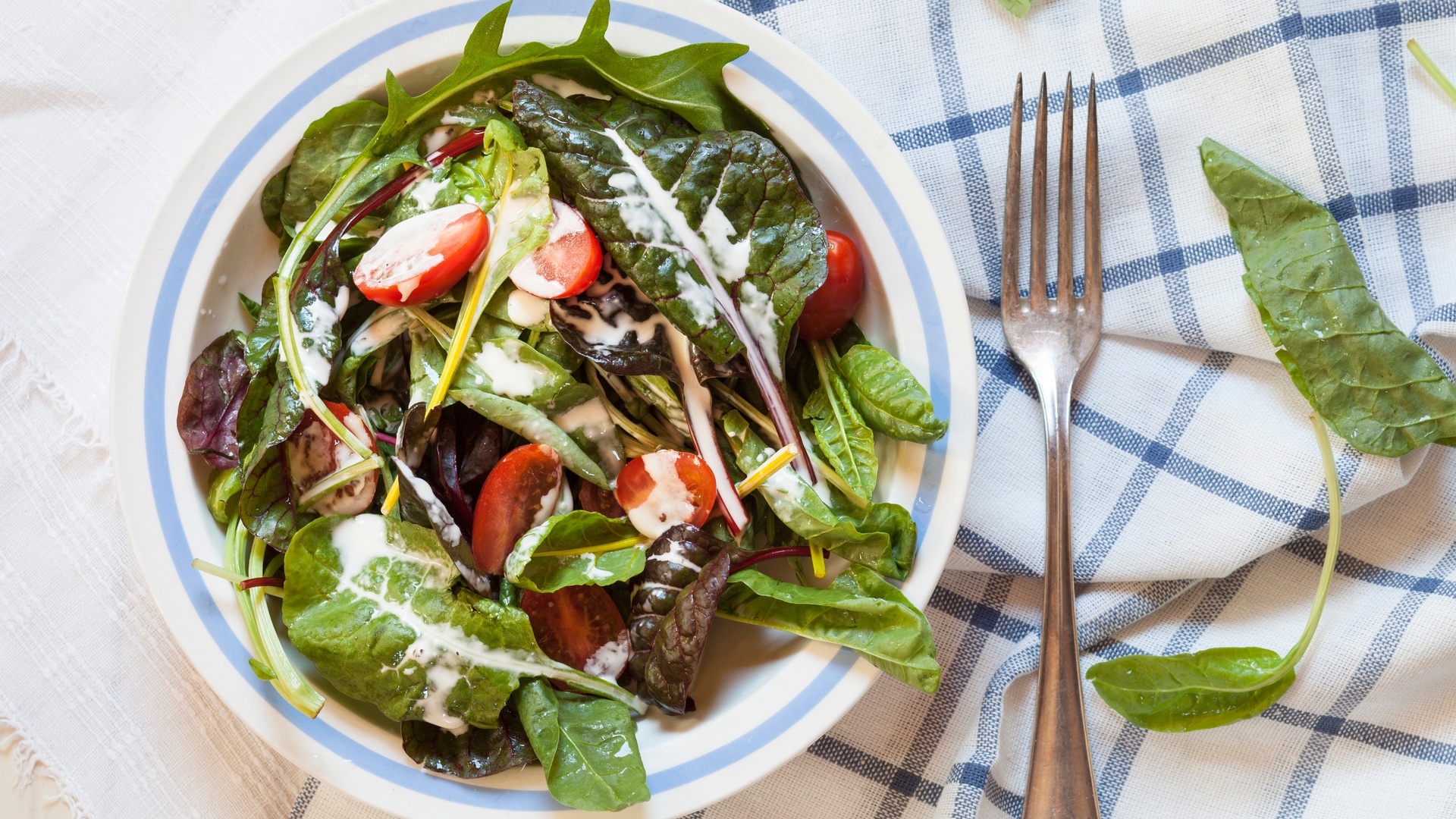 Aliña tus ensaladas con estas ideas de salsas: ¡te encantarán!