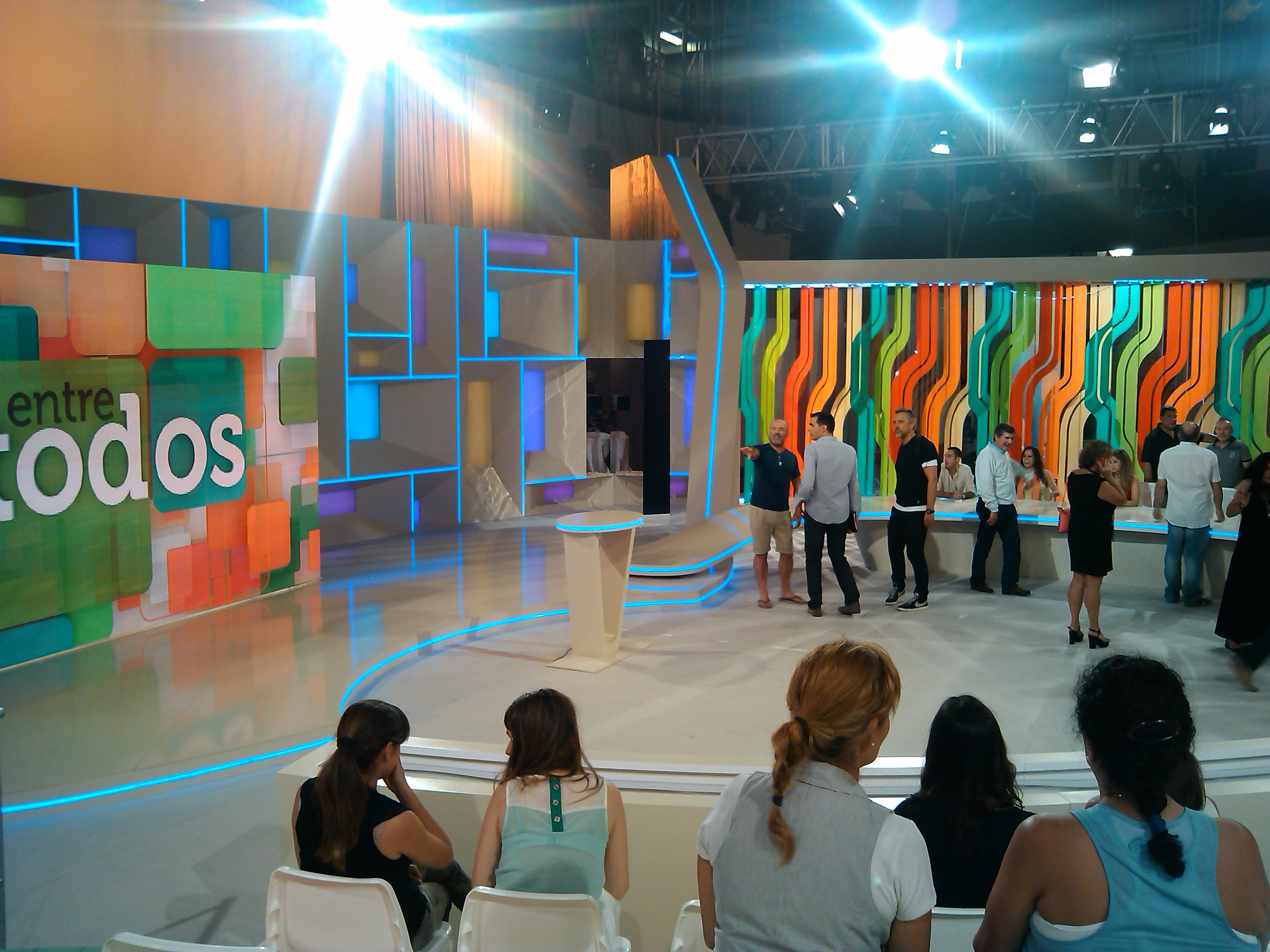 Entre todos - Programa de solidaridad en RTVE Play