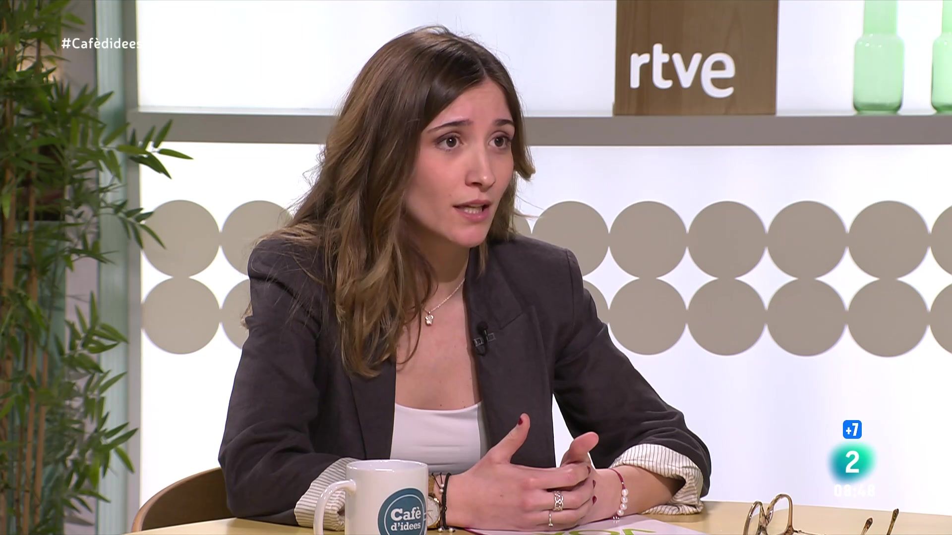 Júlia Calvet (Vox): "La generació més jove s'ha sentit oblidada pel ...