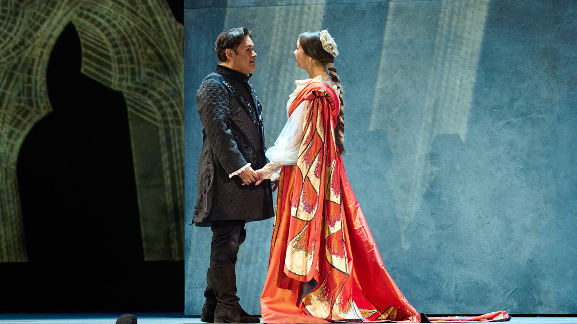 En el escenario una coproducción de ABAO Bilbao Opera y la Ópe