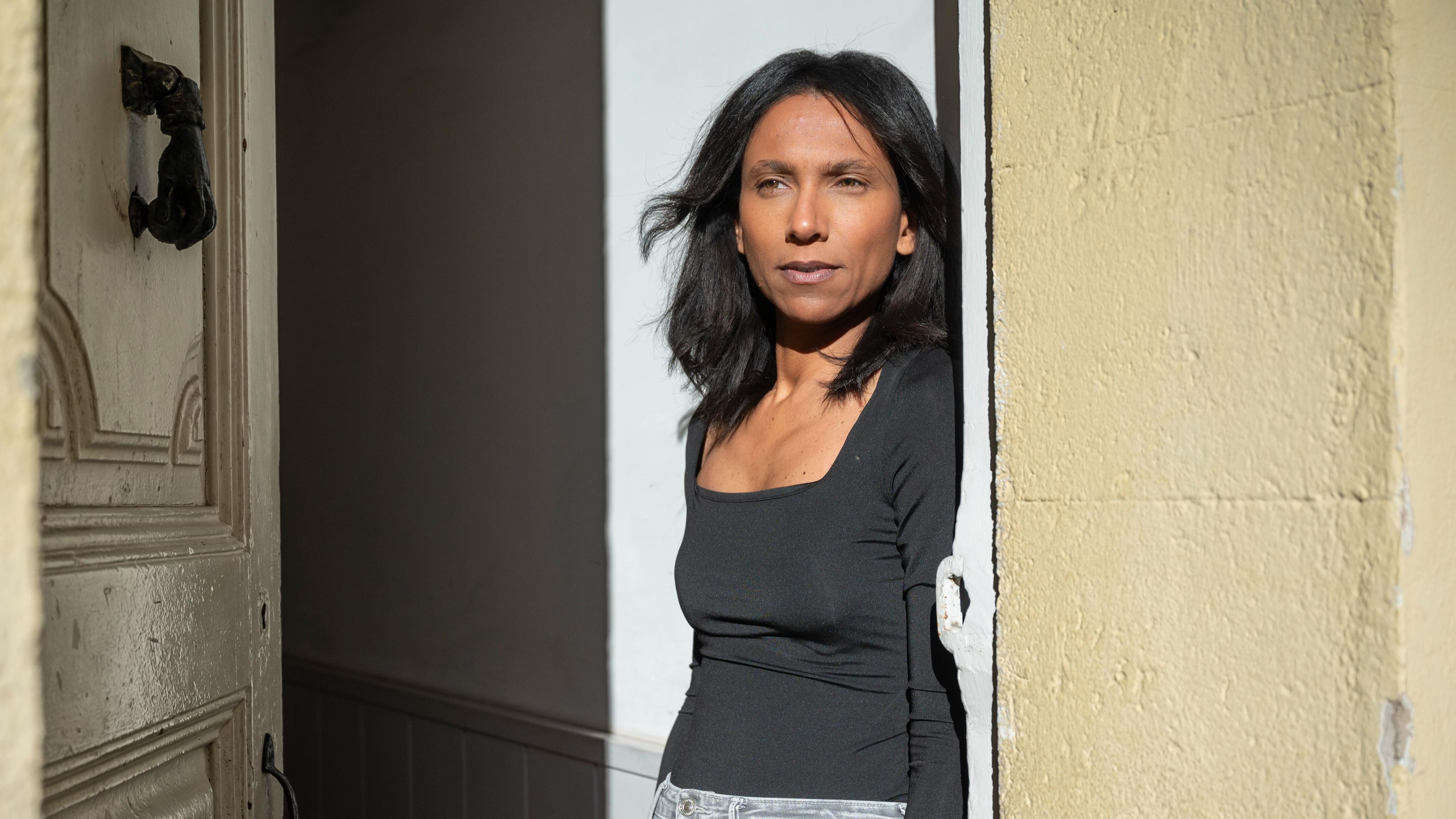 Jo Alexander: escriptora, música i guionista de televisió