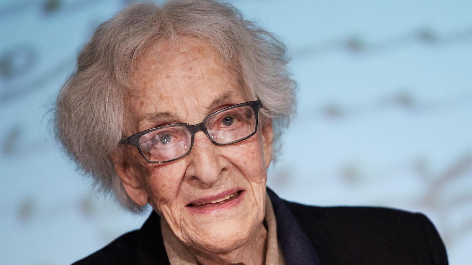 La escritora Ida Vitale visita 'La estación azul de los niños'