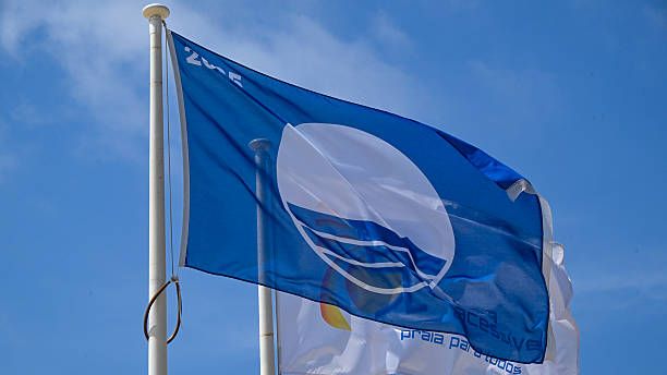 España mantiene el liderazgo mundial en Banderas Azules con 794 distintivos