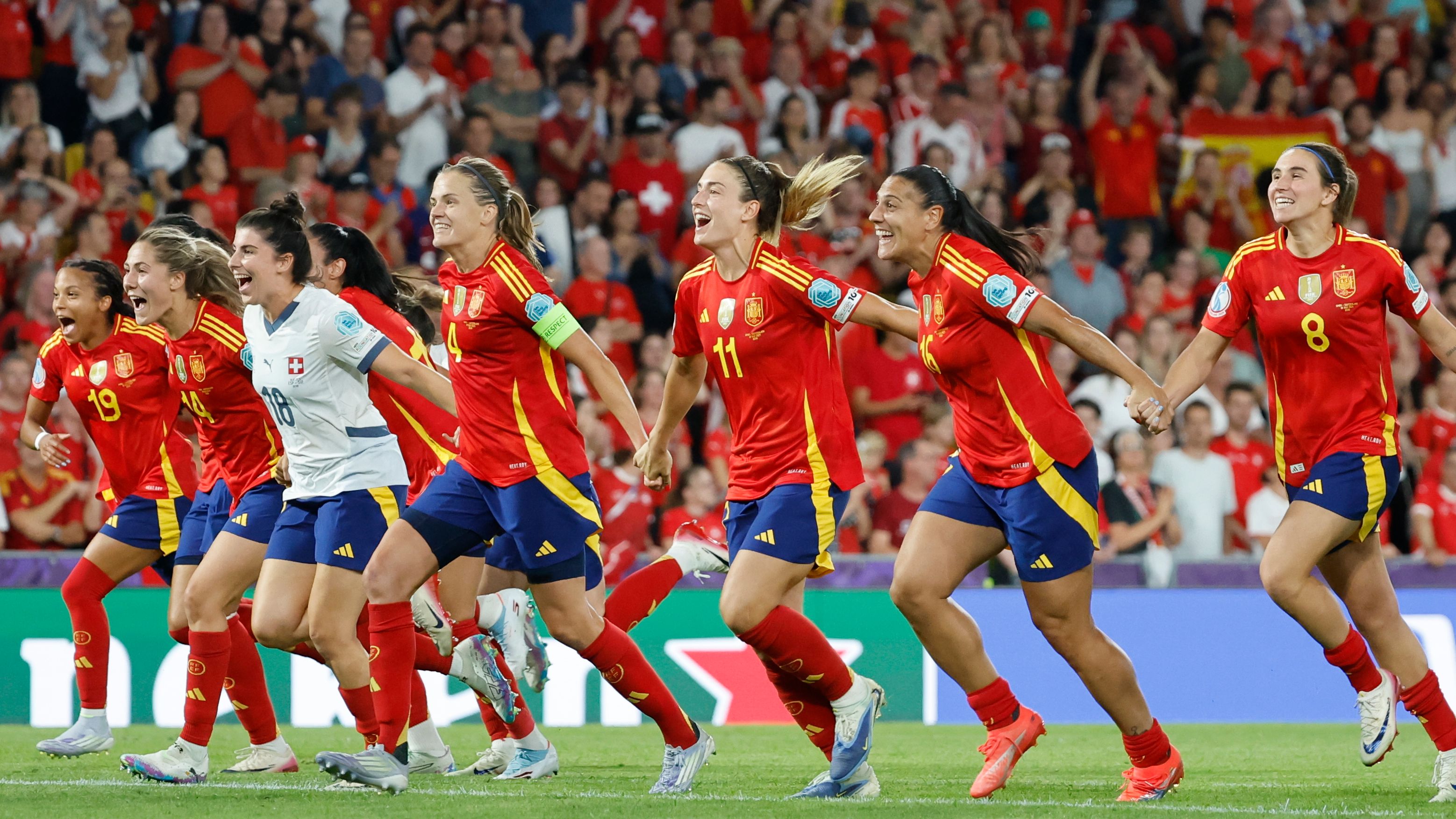 España regresa a la semifinal de una Eurocopa 28 años después