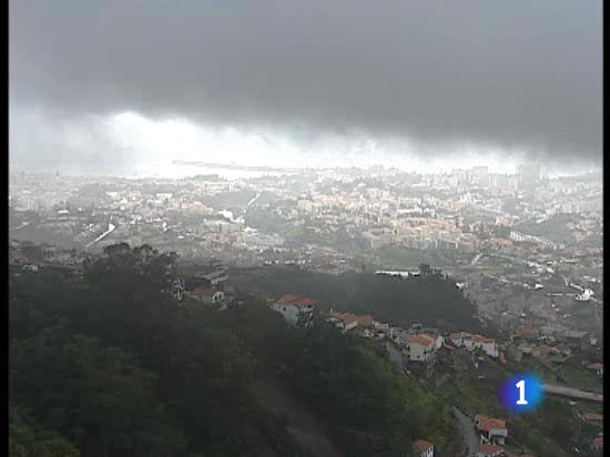 Evacuan a docenas de familias en Madeira ante el riesgo de derrumbes ... Evacuan a docenas de familias en Madeira ante el riesgo de derrumbes ...