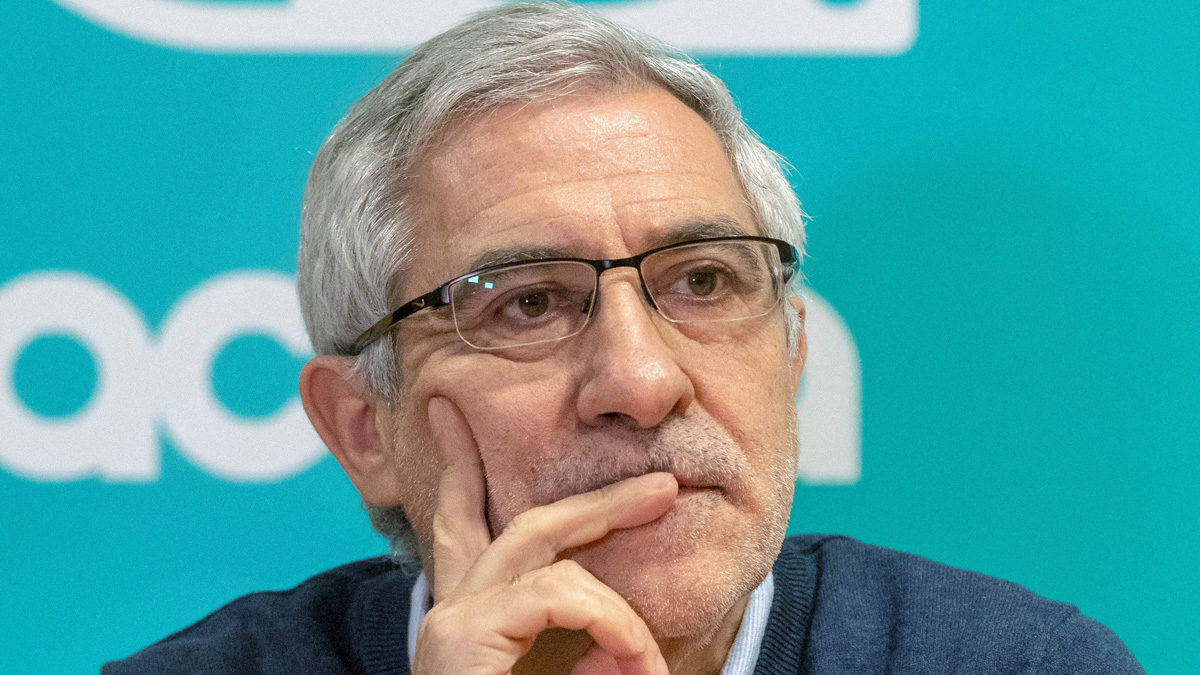 Política: El excoordinador federal de IU Gaspar Llamazares será ...