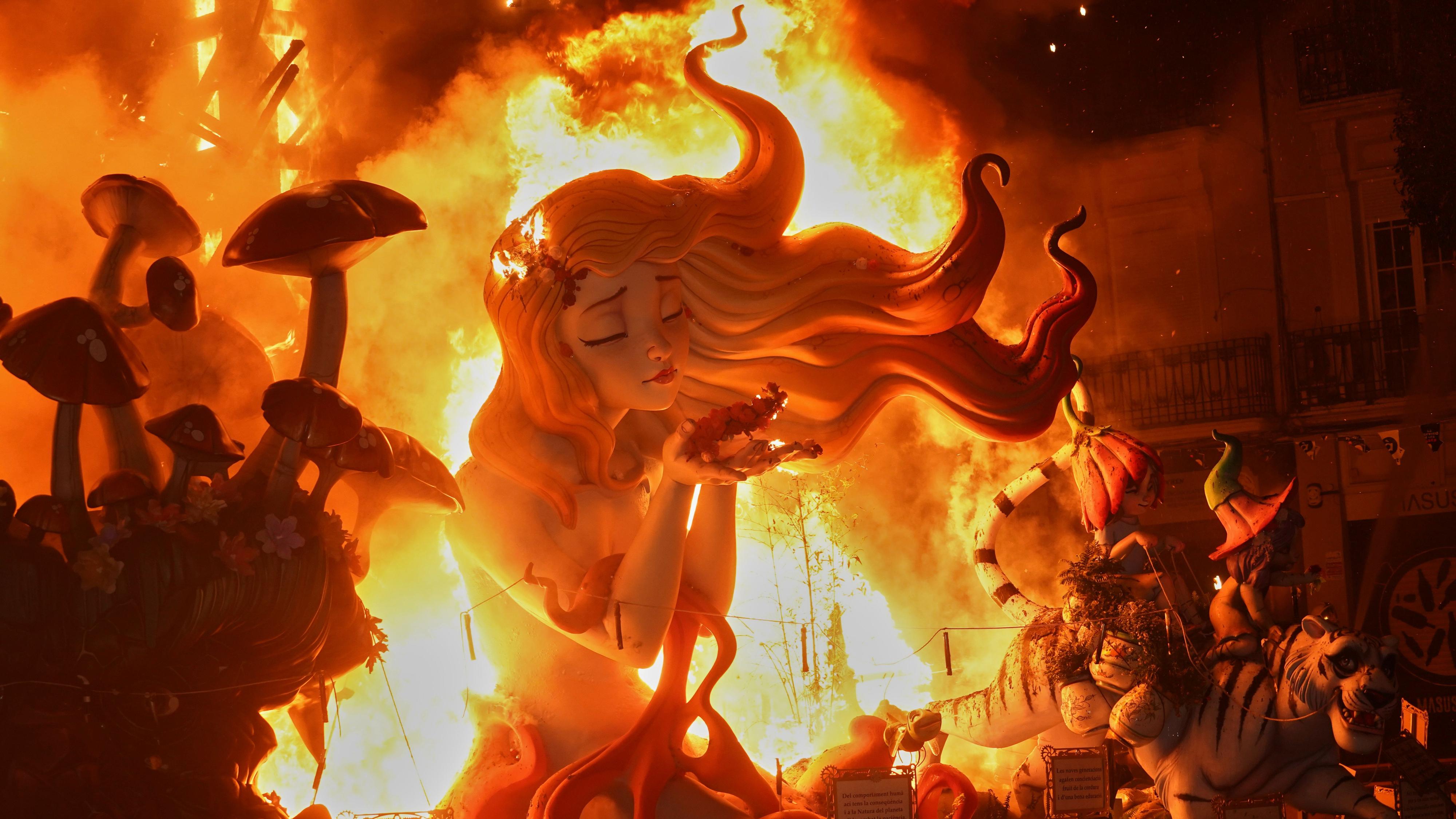 Nit de la Cremà de las Fallas 2025: ver vídeo completo