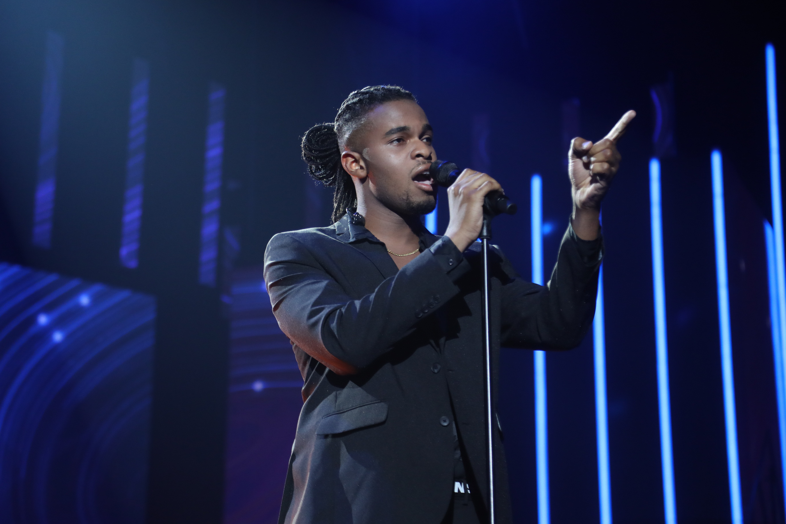 OT 2020 | Famous cede el testigo a la ganadora de OT 2020, Nia