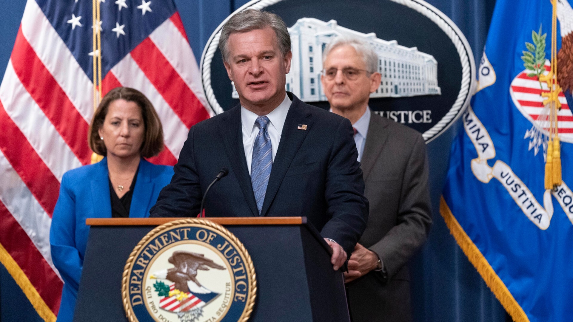 El FBI recrimina a Trump y Biden por no ser más "conscientes" de las ...