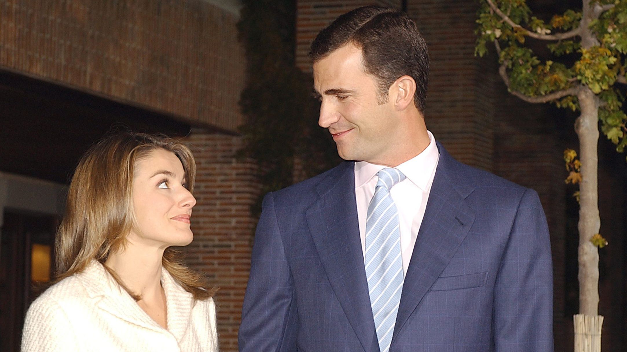 Felipe VI y Letizia: 20 fotos, 20 años de casados y uno de novios
