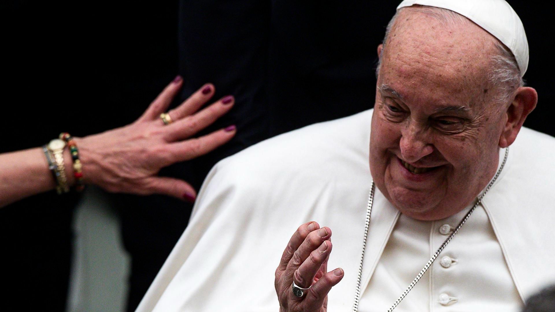 Francisco, el papa que escuchó a las víctimas