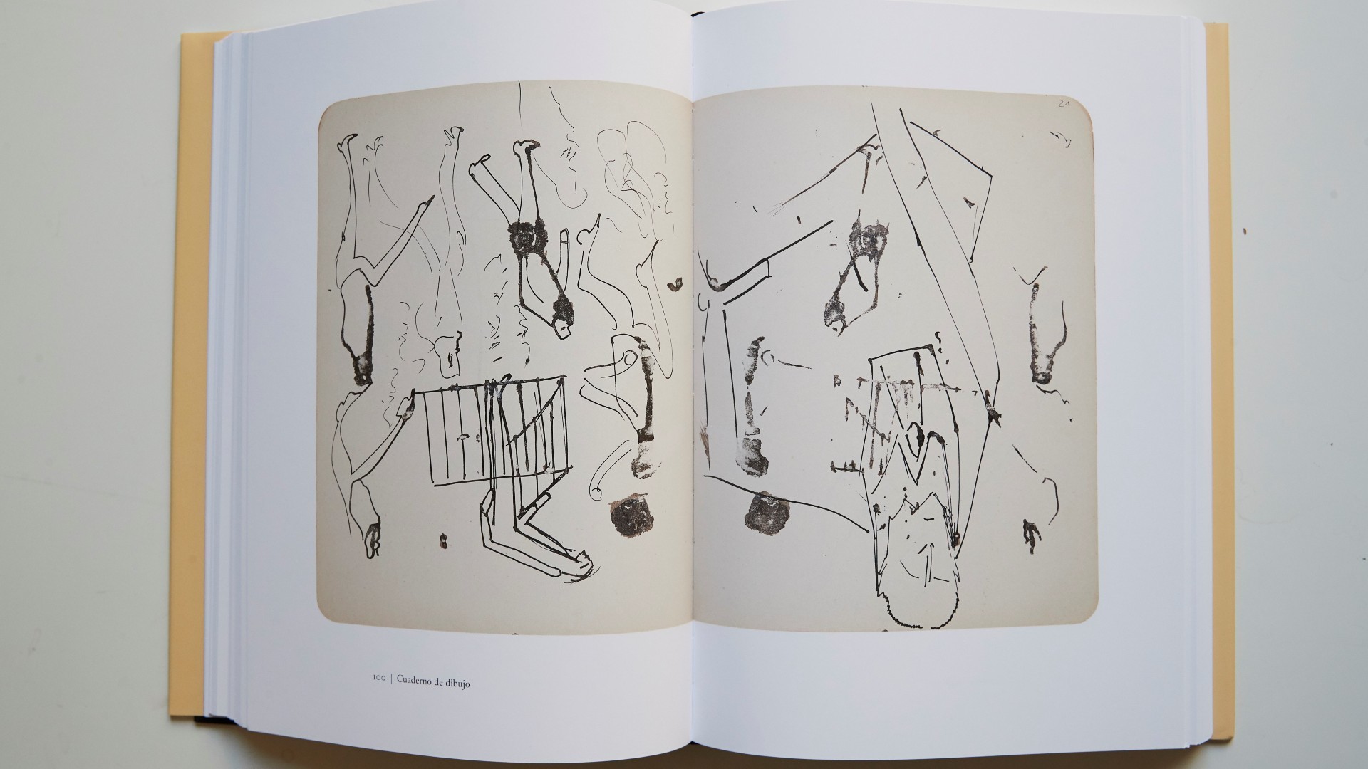 Salen a la luz un centenar de dibujos inéditos de Franz Kafka