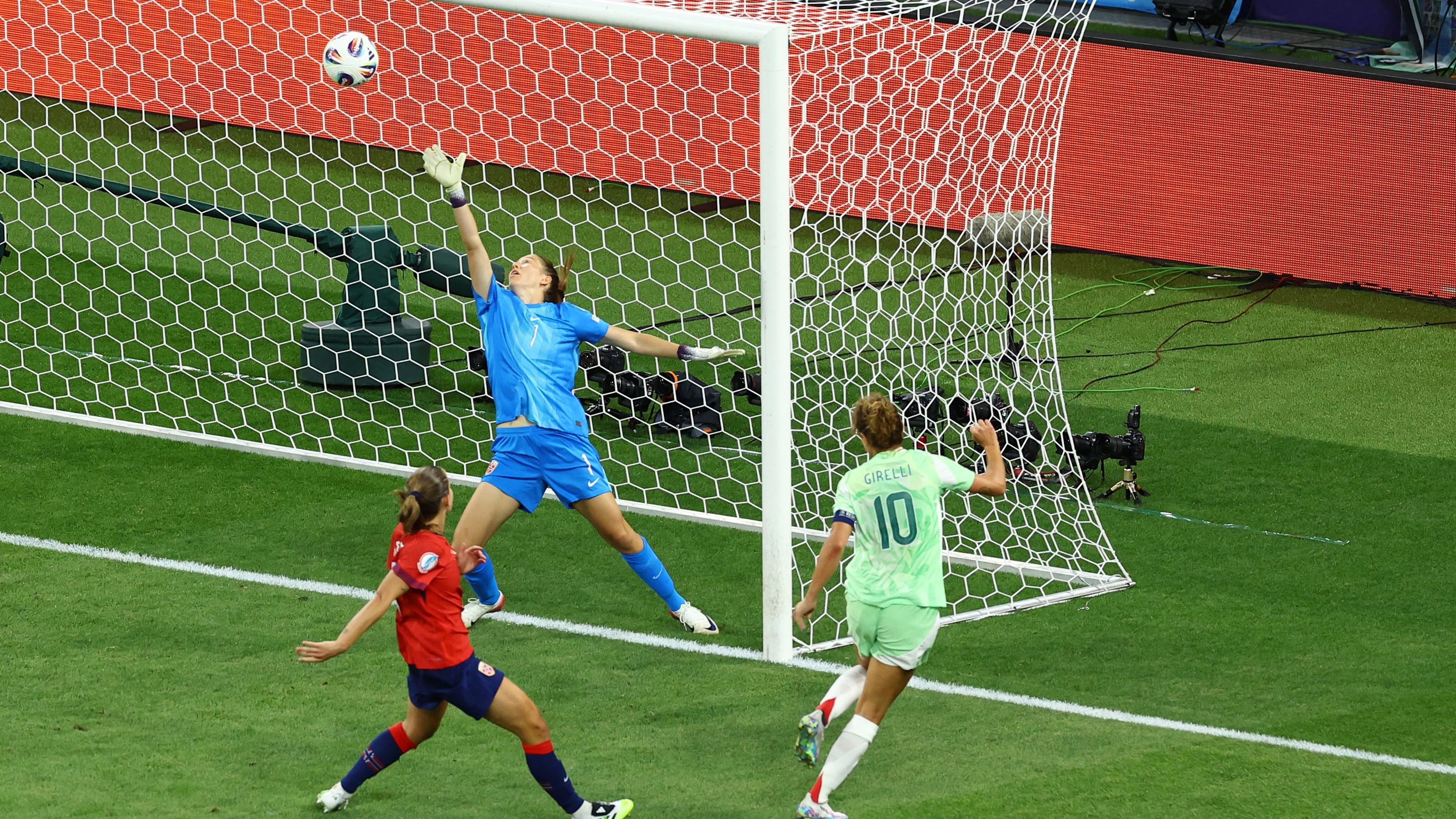 Girelli convierte a Italia en la primera finalista de la Eurocopa sobre ...