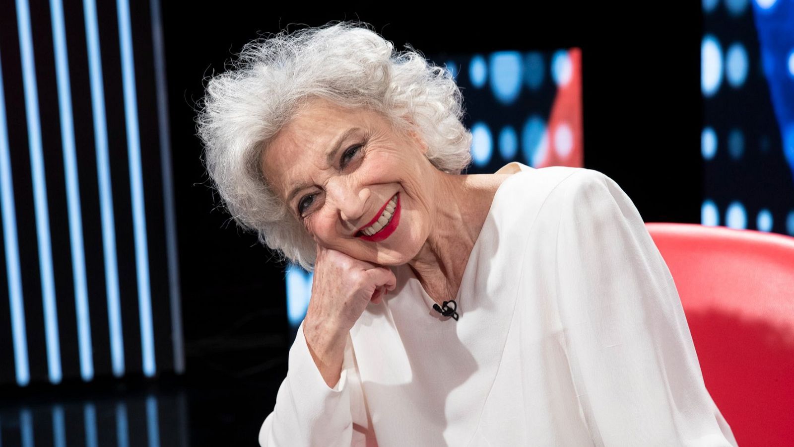 El Gobierno concede la Gran Cruz de Isabel la Católica a Marisa Paredes