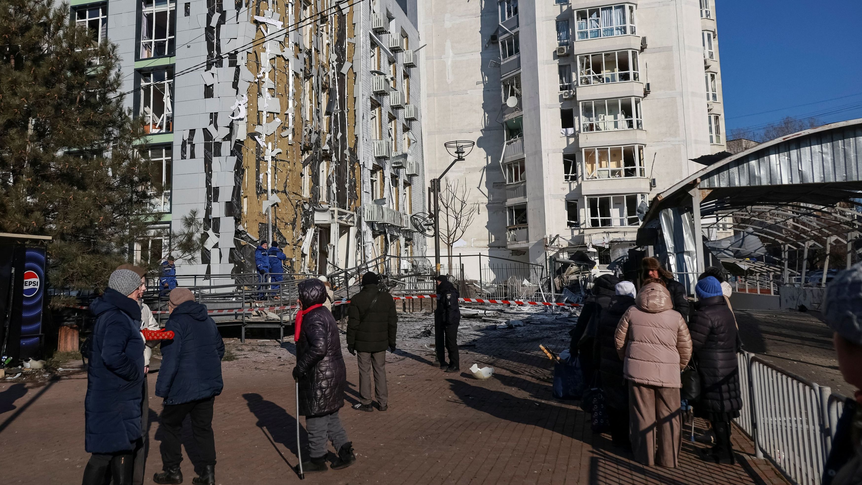 Guerra en Ucrania: Rusia bombardea Odesa y la UE amplia sanciones