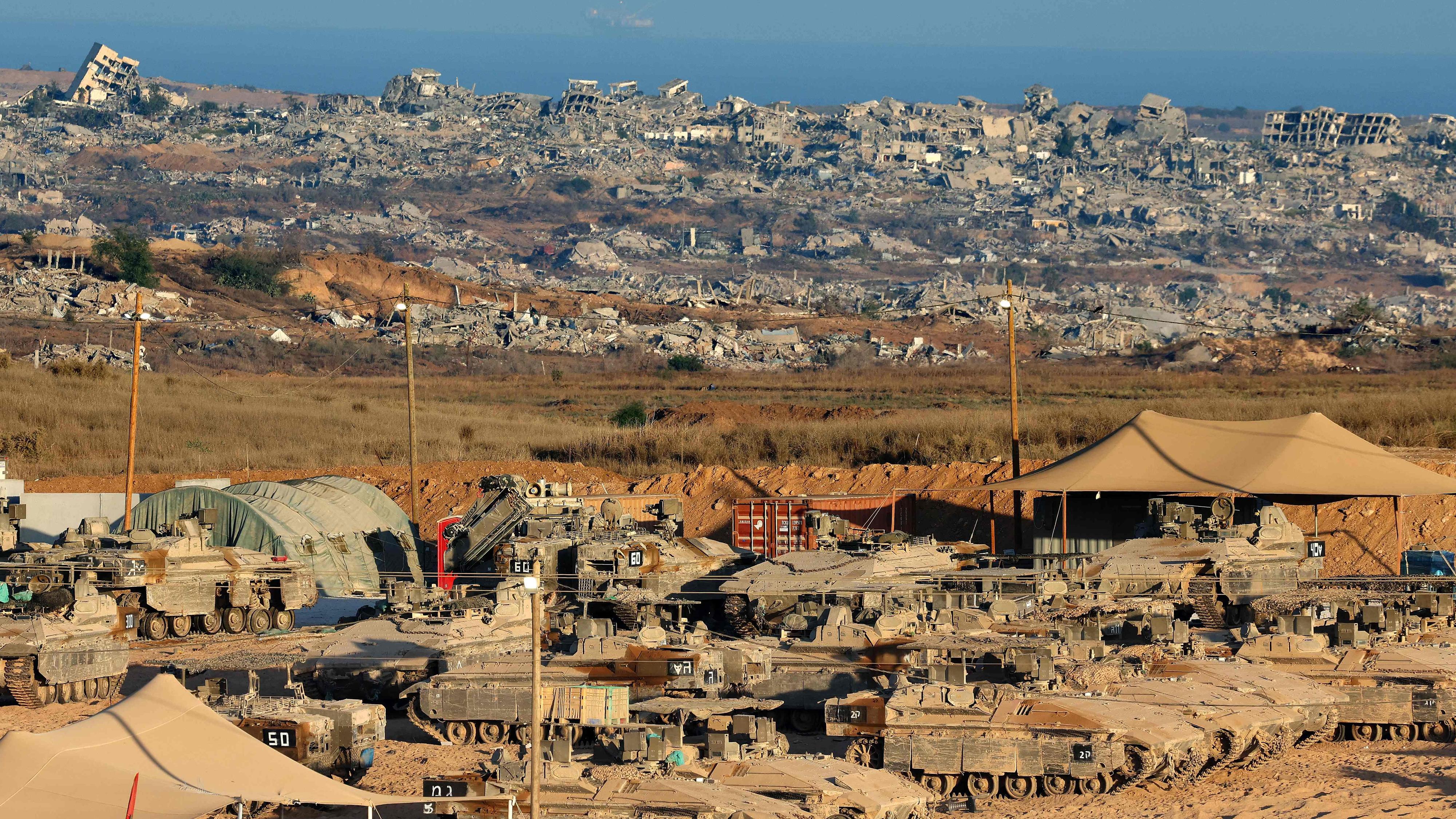 Hamás entrega a Israel los cuerpos de otros dos rehenes en Gaza