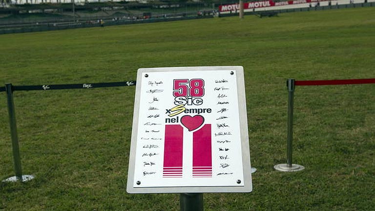 Homenaje a Marco Simoncelli en Sepang