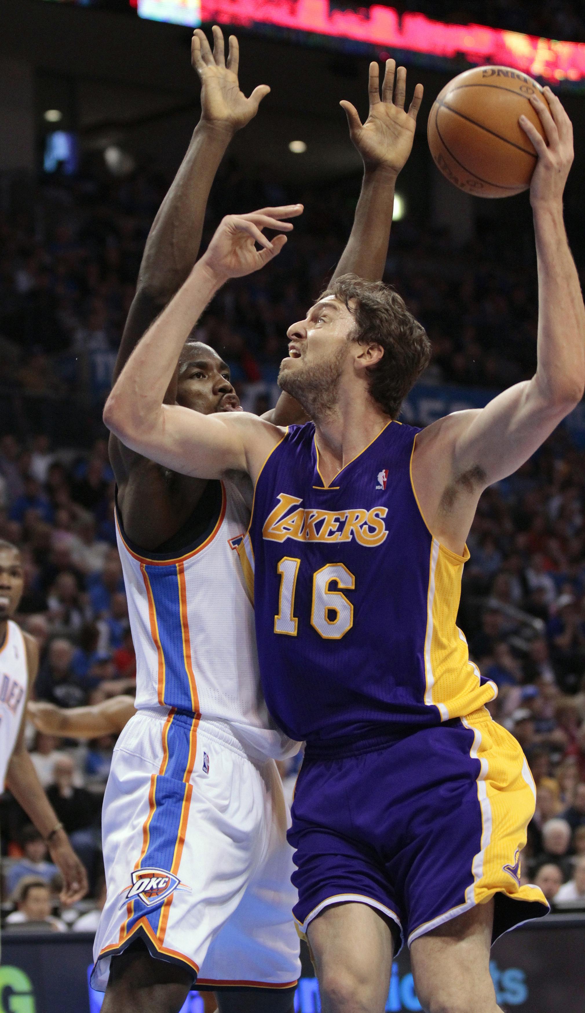 Ibaka Le Ganó La Partida A Pau Gasol En La Victoria De Los Thunder Ante