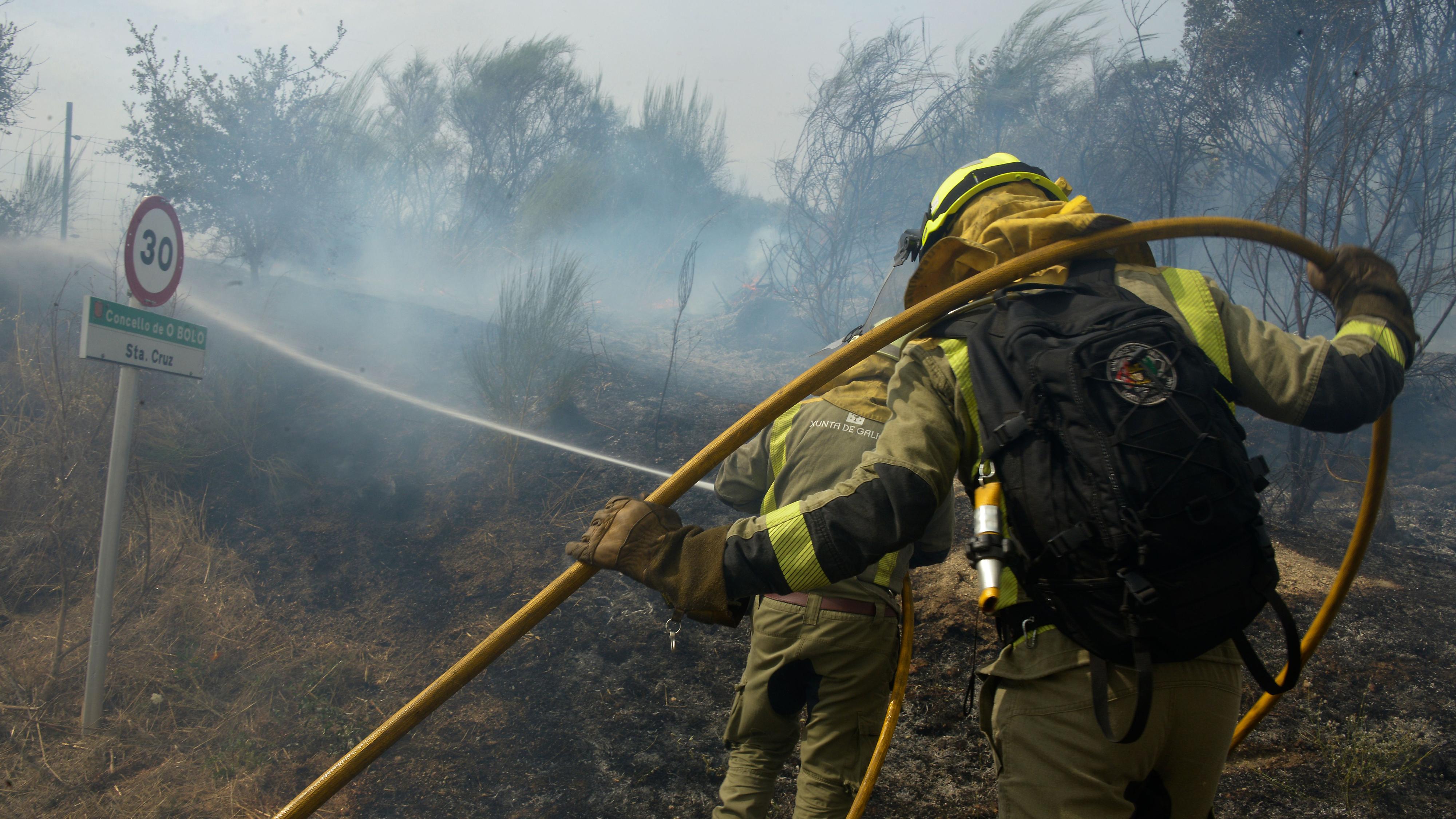 Los incendios de Pantón y O Bolo arrasn más de 2.000 hectáreas