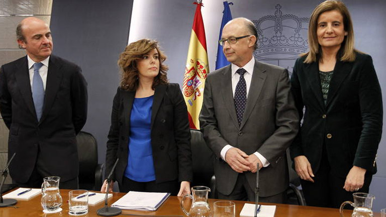 Informe Semanal Analiza Las Primeras Medidas Económicas De La Era Rajoy