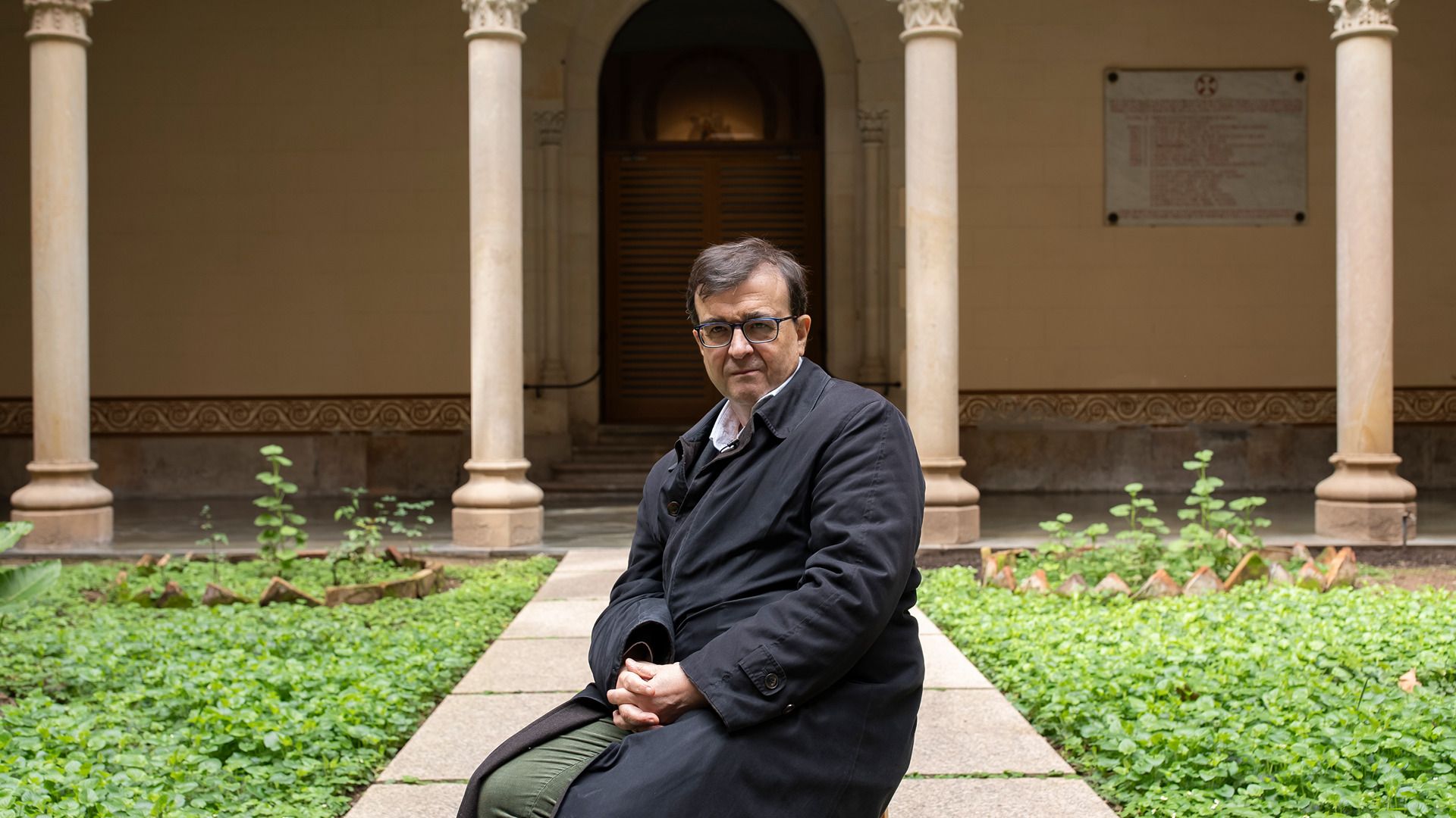 Javier Cercas y su improbable viaje con el Papa Francisco