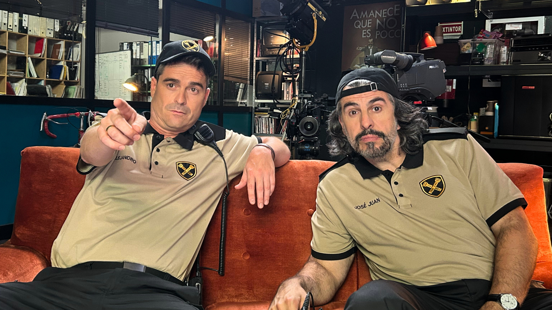 J.J. Vaquero y Álex Clavero son vigilantes del Archivo de RTVE con 'La ...